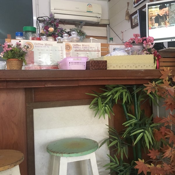 คุณลุงกาแฟ (Uncle Coffee) - 12 tips from 137 visitors