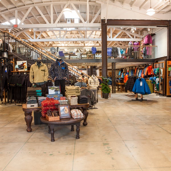 Patagonia - Clothing Store in Santa Monica