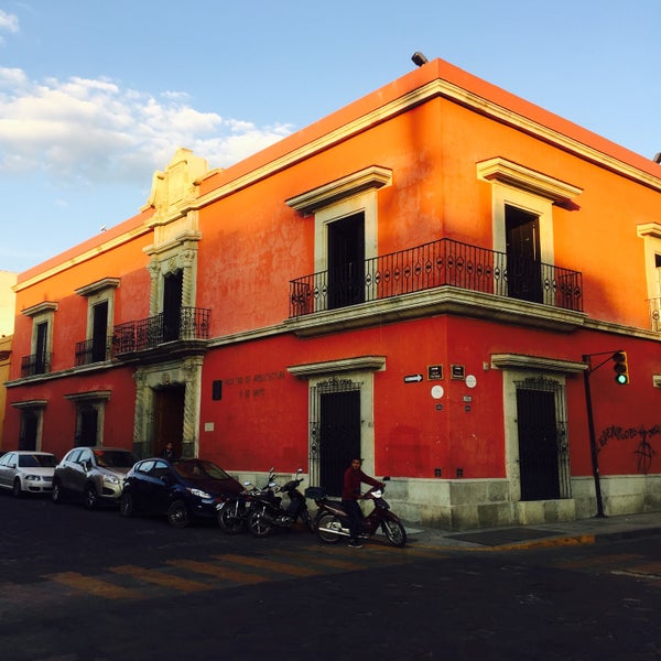 Facultad De Arquitectura UABJO - College Engineering Building