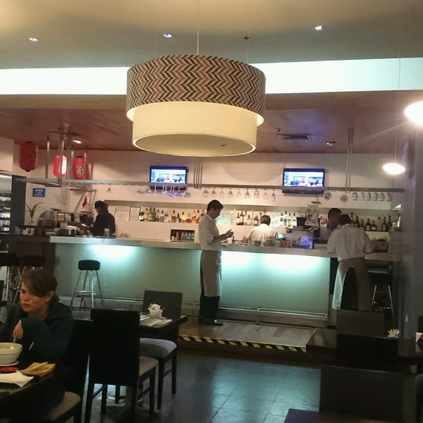 Huashca Bar & Smoking Area - Airport Food Court in Lima