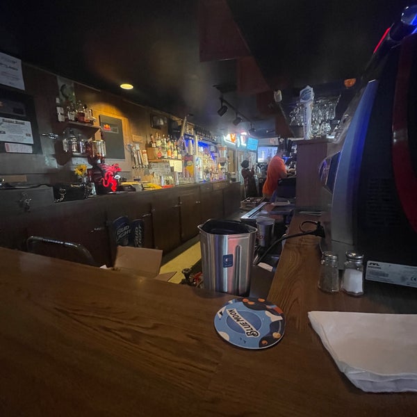 The Hangout Sports Bar & Grill - Downtown Gresham - Gresham, OR