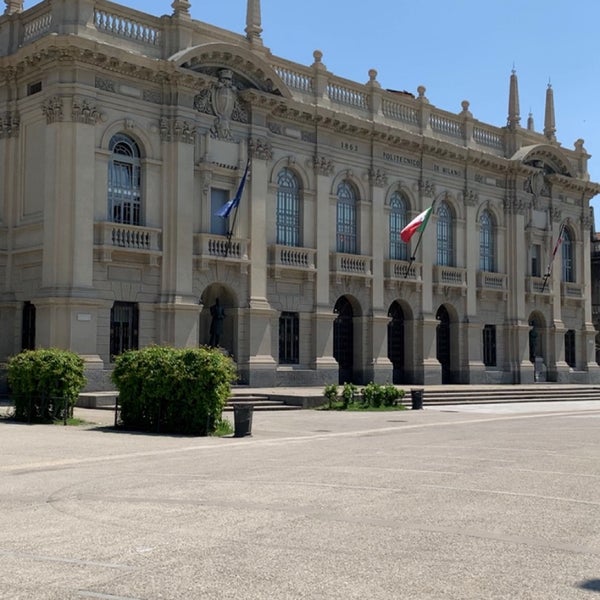 Piazza Leonardo da Vinci - Plaza in Milano
