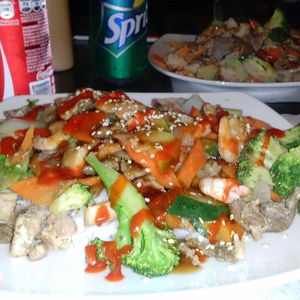 La Postal Comida Japonesa y Sushi en La Cacho - Sushi Restaurant