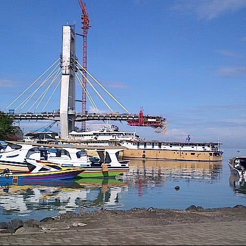 Pelabuhan Laut Manado - Harbor / Marina