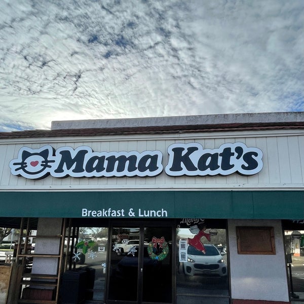 Mama Kat's - American Restaurant in San Marcos