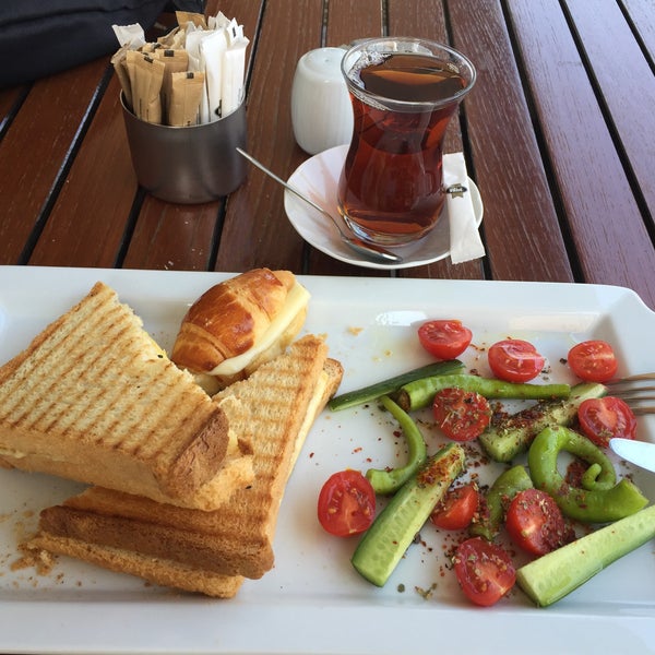 Photos at Pelit Pastanesi - Altunizade - İstanbul, İstanbul