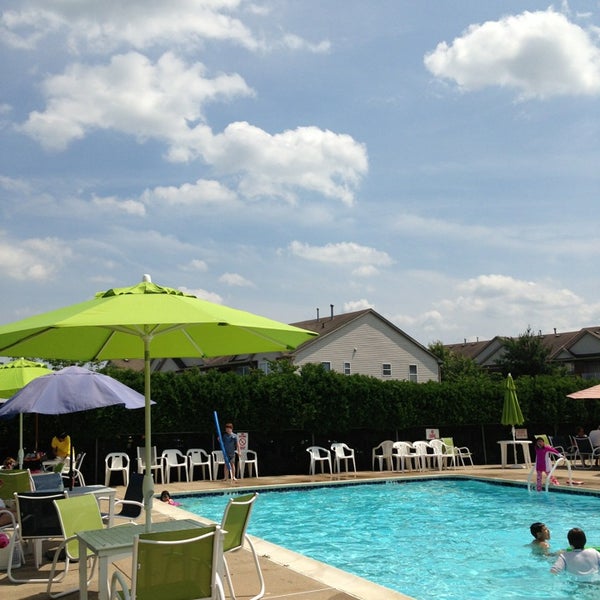 Hanover Park Condo Pool - Swimming Pool in East Hanover