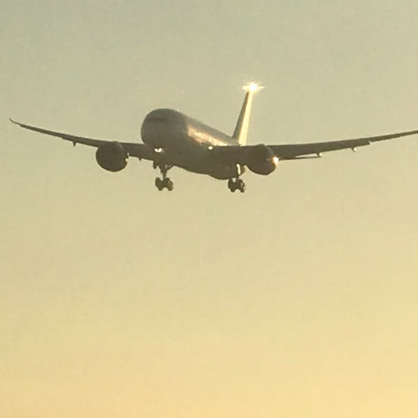 RPLL Holding Point Runway 06