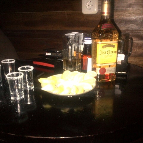 Halfway Bar & Lounge - Lounge in Bandung