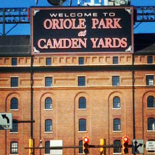 Camden Yards MARC/Light Rail Station - Train Station in The Stadiums