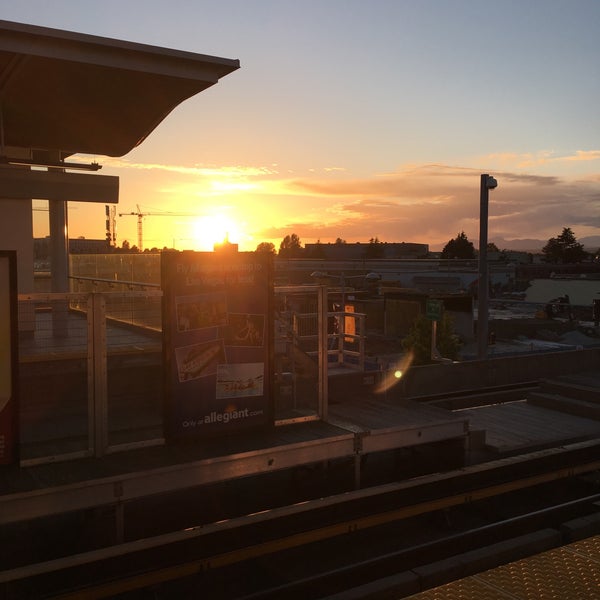 Photos at Lansdowne SkyTrain Station - City Centre - Richmond, BC