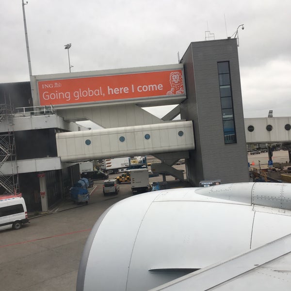 Photos at Gate F6 - Concourse F