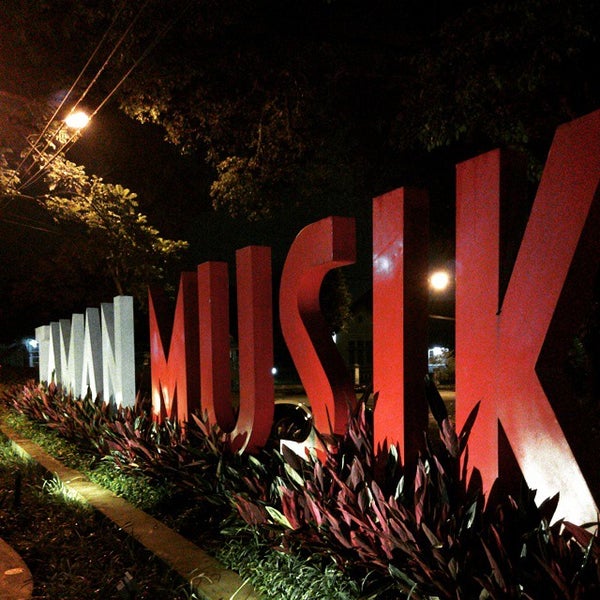 Taman Musik Centrum - Jalan Belitung