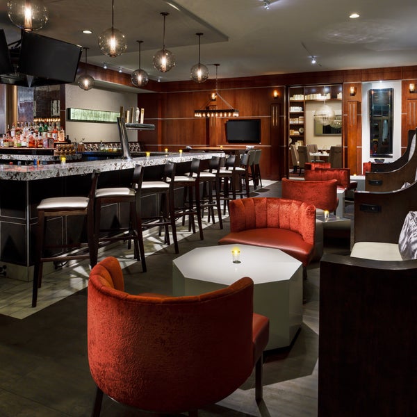 Courtyard Chicago Downtown/Magnificent Mile - Streeterville - 28 tips ...