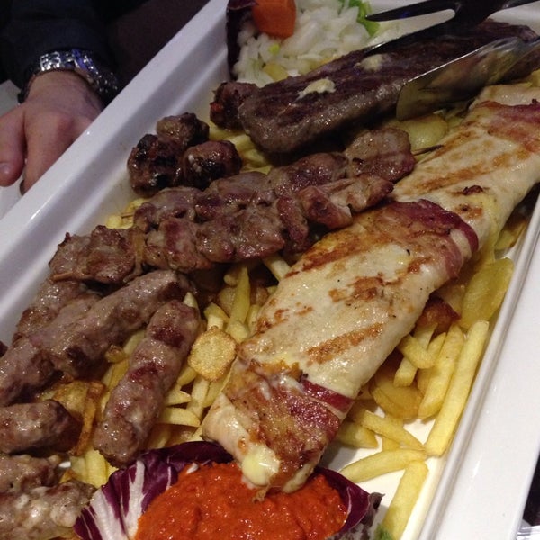 Urnebes - Eastern European Restaurant in Zagreb