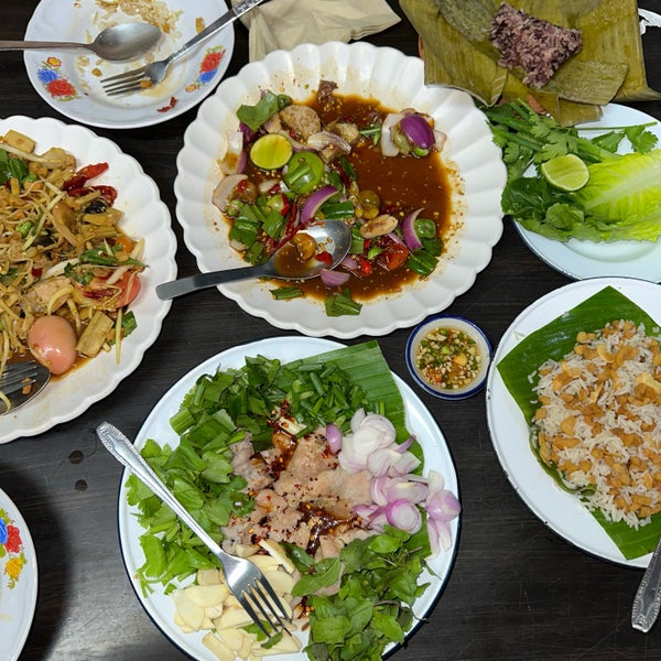 Phed Phed Ground (เผ็ดเผ็ด กราวด์) - ตลิ่งชัน, กรุงเทพมหานคร