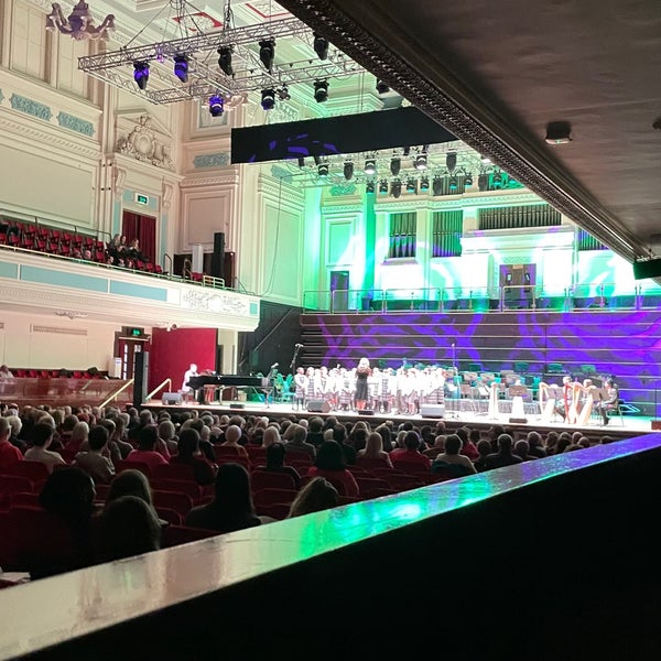 Photos at Caird Hall - 2 tips