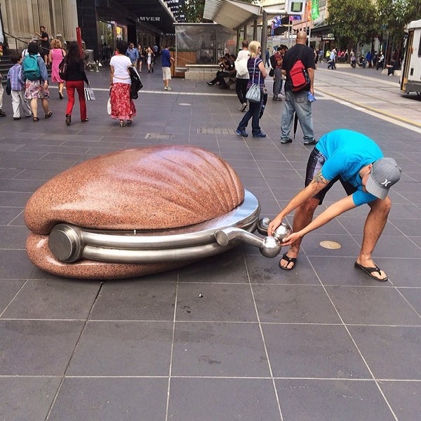 The Public Purse (1994) by Simon Perry - Melbourne CBD - 1 tip from 50 ...