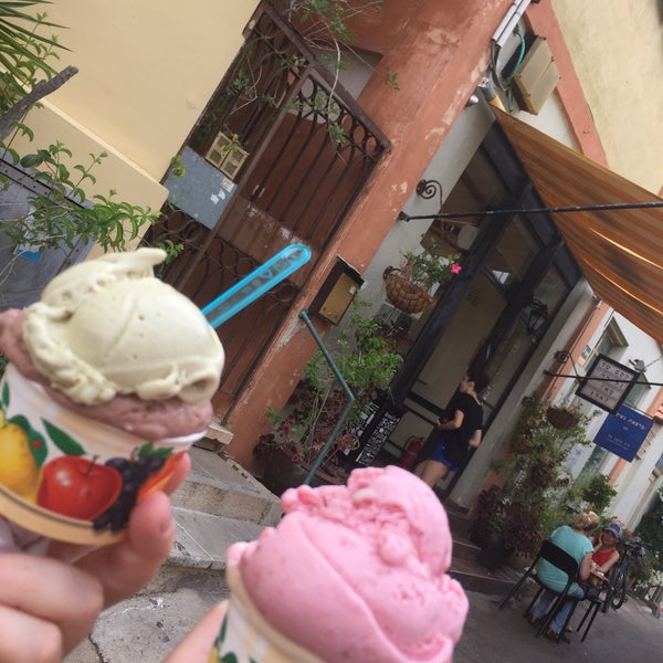 גלידת סבתא (Now Closed) - Ice Cream Parlor in Neve Tsedek