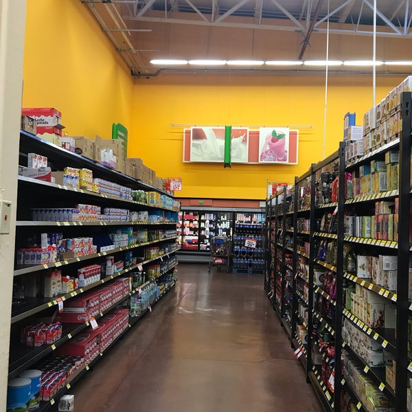 Walmart - Hipermercado en Zamora