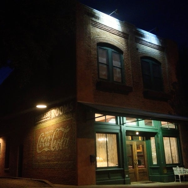 Peerless Restaurant & Bar - New American Restaurant in Ashland