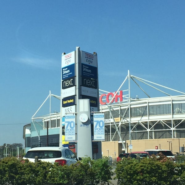 Arena Shopping Park - Shopping Mall in Longford