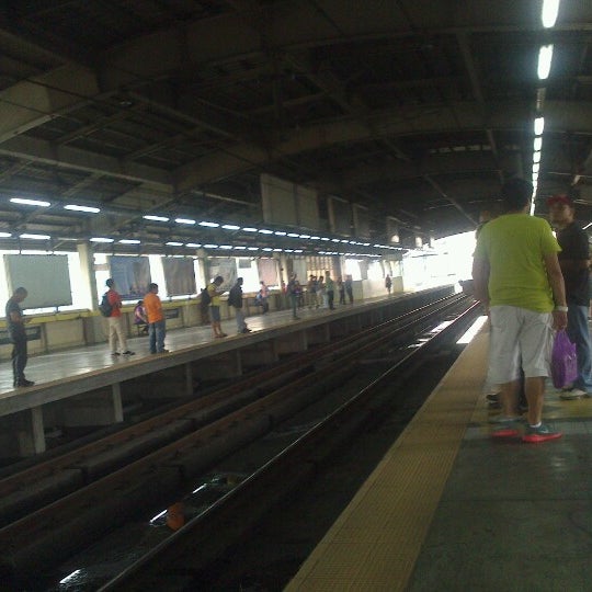 Photos at MRT3 - Araneta Center-Cubao Station - Metro Station in Quezon ...