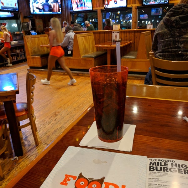 Hooters - Baton Rouge, LA