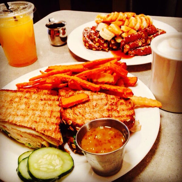 The Paramount - Breakfast Spot in Boston