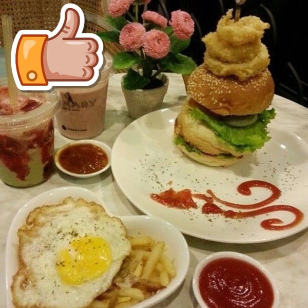 Canary Cafe & Store - Kafe di Surabaya