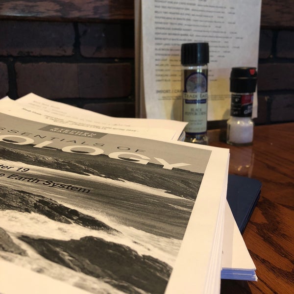 Hooley House Sports Pub & Grille - Sports Bar