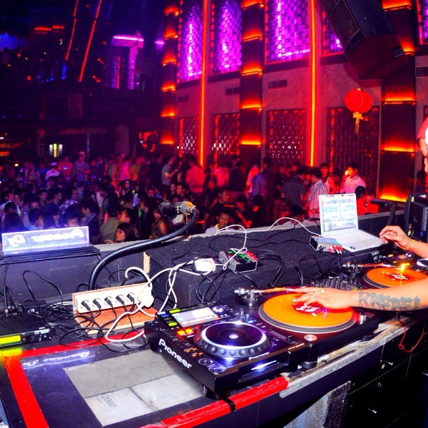 X2 NIGHT CLUB Plaza Senayan - 3 tips