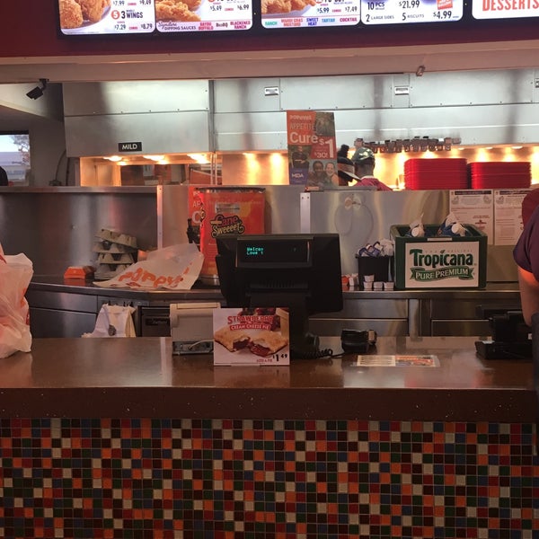 Popeyes Louisiana Kitchen - 5245 W Colonial Dr