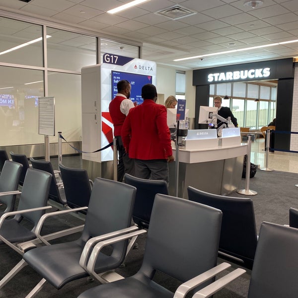 Gate G17 - Airport Gate