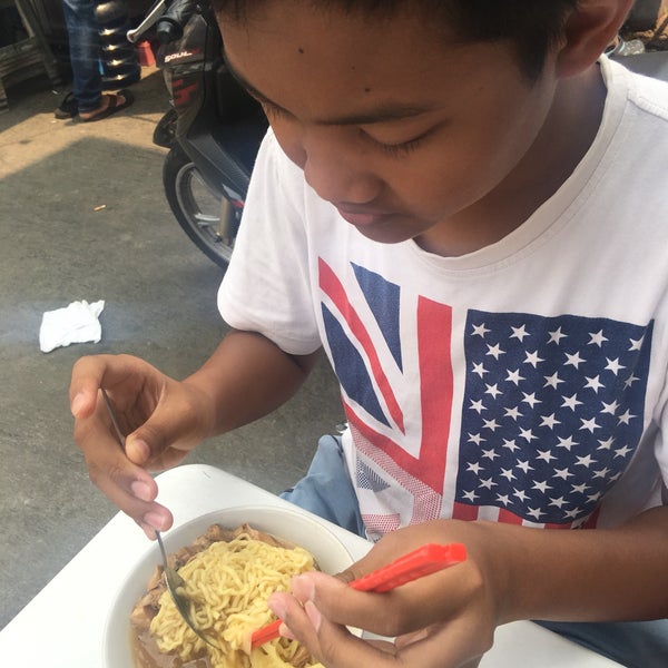 Bakso Gepeng Apotik Rini Rawamangun - Indonesian Restaurant in Jakarta ...