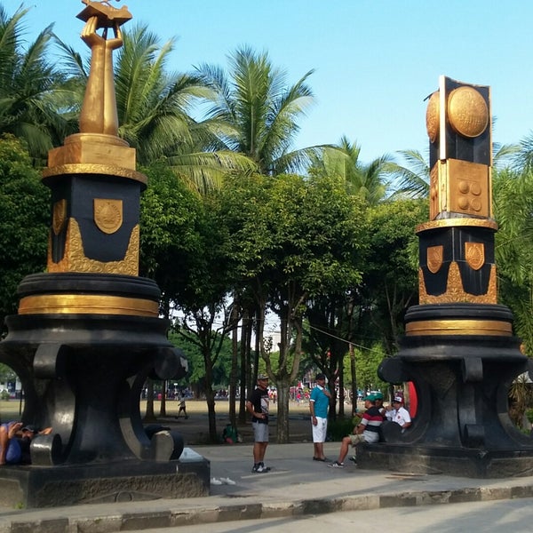 Alun-Alun Jember - Plaza