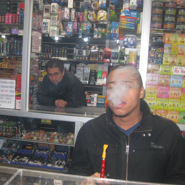 Lucky Tabaco Shop - East Harlem - New York, NY