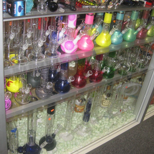 Lucky Tabaco Shop - East Harlem - New York, NY