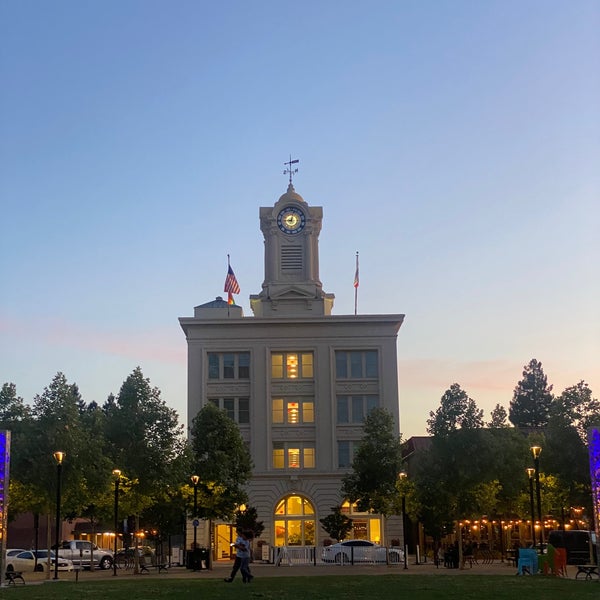 Old Courthouse Square - 4 tips