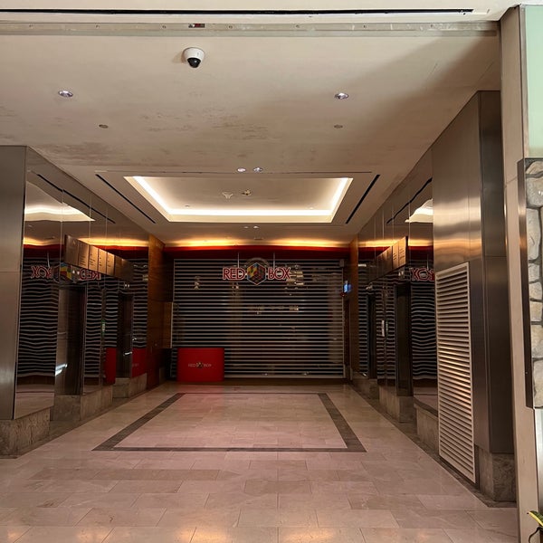 Red Box Karaoke - Karaoke Bar