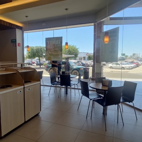 Carl's Jr. 2 El Patio - Hermosillo, Sonora