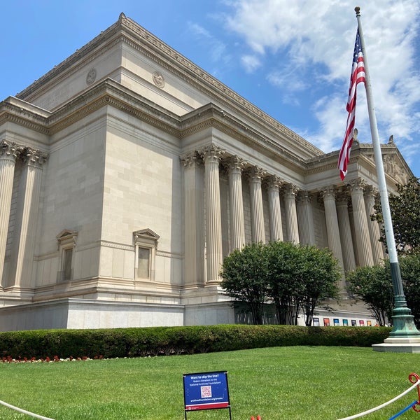 National Archives Rotunda - Federal Triangle - 24 tips