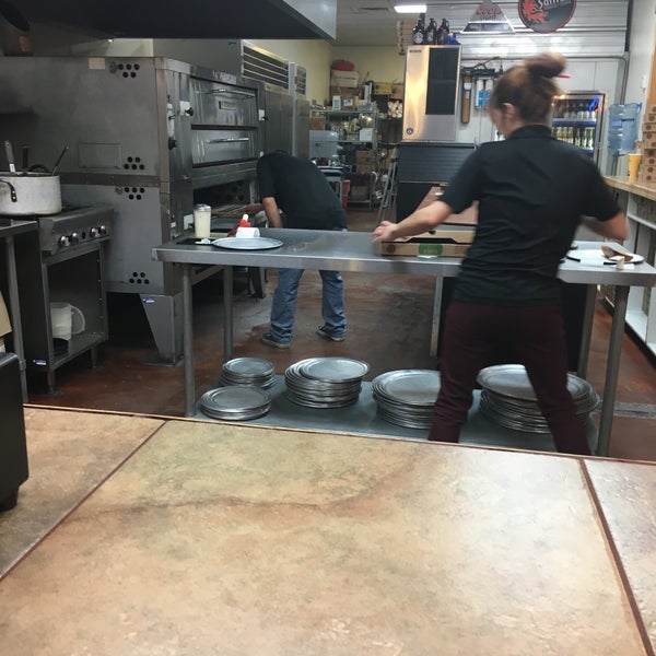 Pizza Factory - Pizzeria in Williams