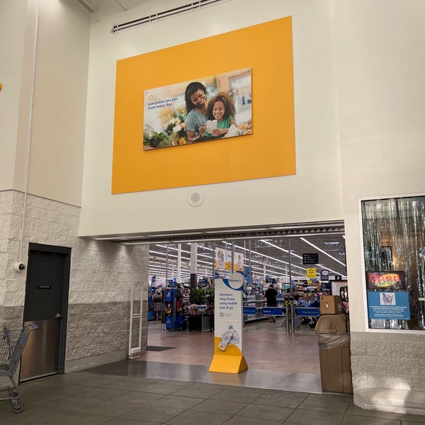 Walmart Supercenter - Big Box Store