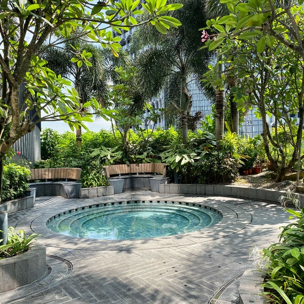 Andaz Pool - Hotel Pool in Downtown Core