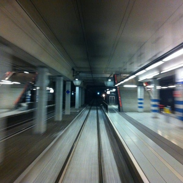 Station Rijswijk - Train Station