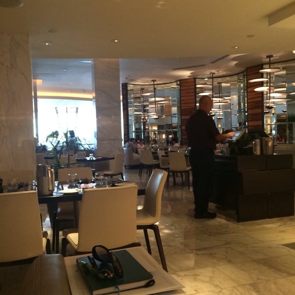 Vida Lounge - American Restaurant in Ocean Front