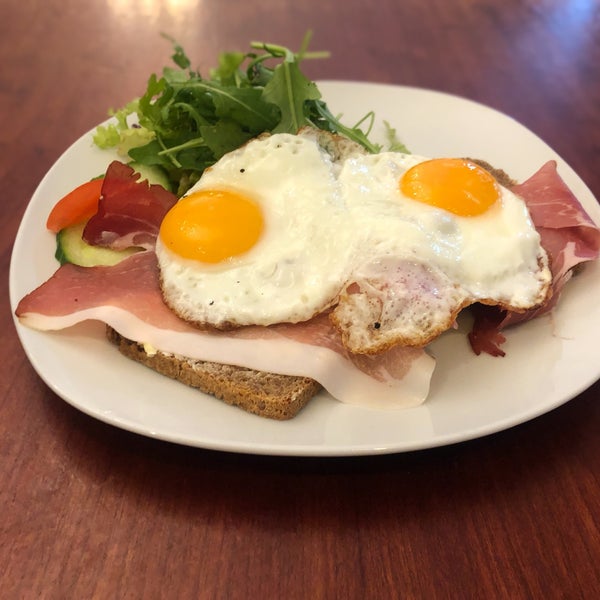 Arema Café & Restaurant - Breakfast Spot in Turmstraße