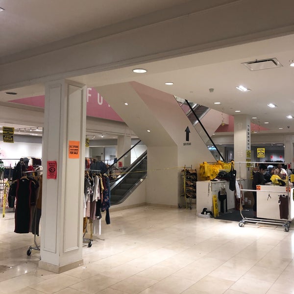 XXI - Clothing Store