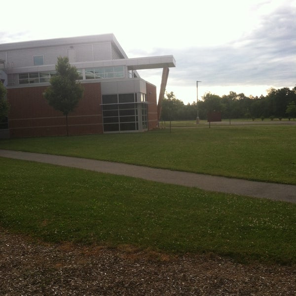 Mount Nittany Elementary School - Elementary School in State College